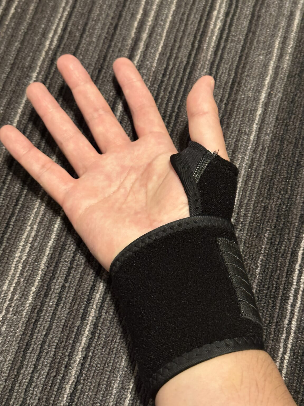 釣りにリストサポーターを。 | momo+FiSHING